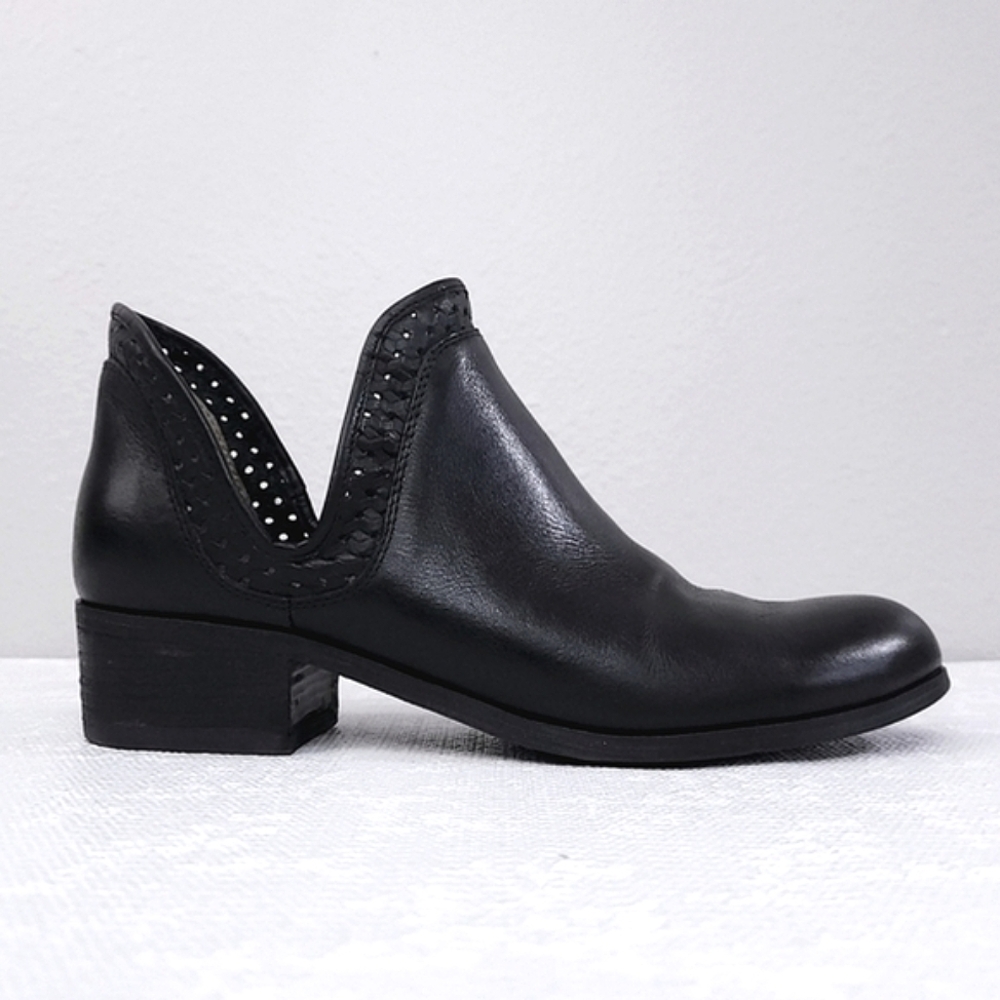 CORSO COMO Gaddy Cut-Out Ankle Boots Western Booties - Gem
